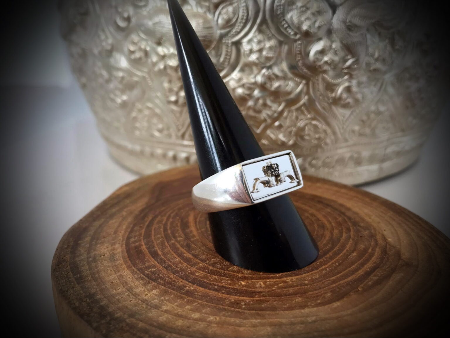 Emblem Type Choose an option 9 Carat Gold Emblem Silver Emblem