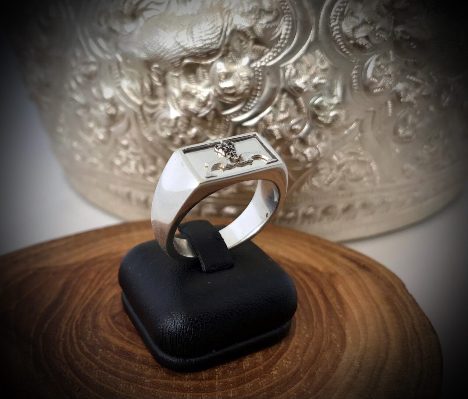 Emblem Type Choose an option 9 Carat Gold Emblem Silver Emblem